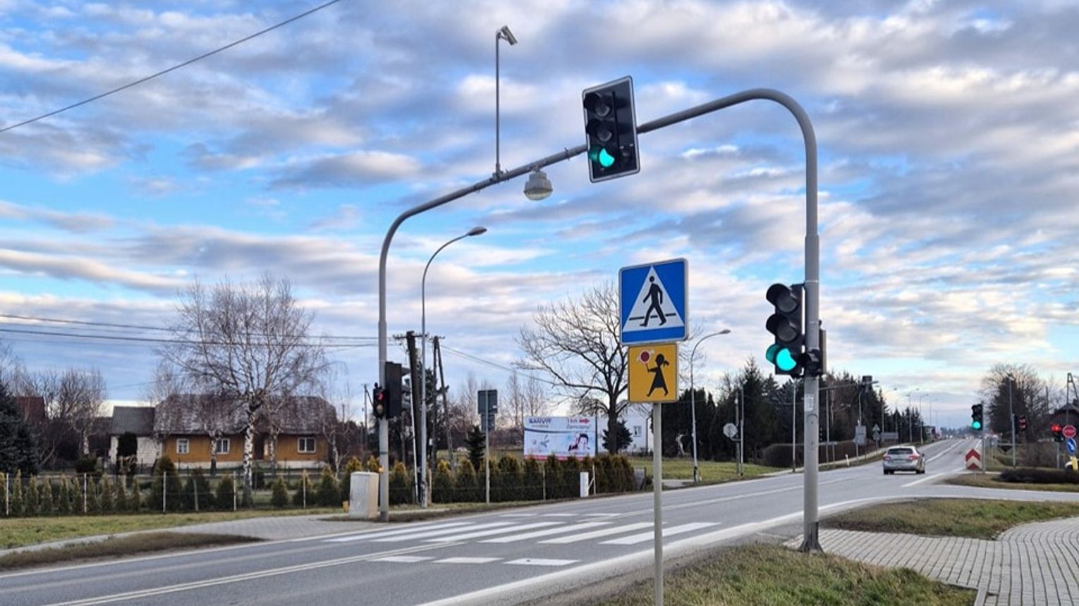 Będzie bezpieczniej na DK28. Nowe doświetlenia przejść dla pieszych w Iwoniczu
