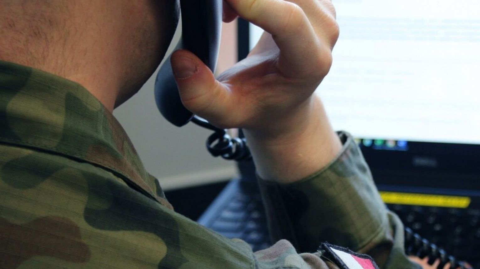 Działa całodobowa infolinia wsparcia seniorów. Obsługują ją terytorialsi