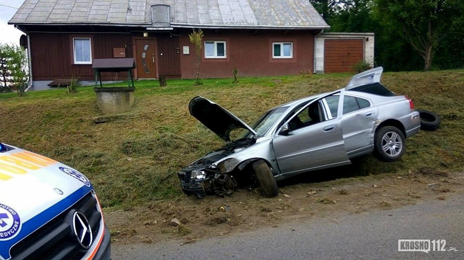 KOBYLANY: Kierowca Volvo stracił panowanie nad pojazdem