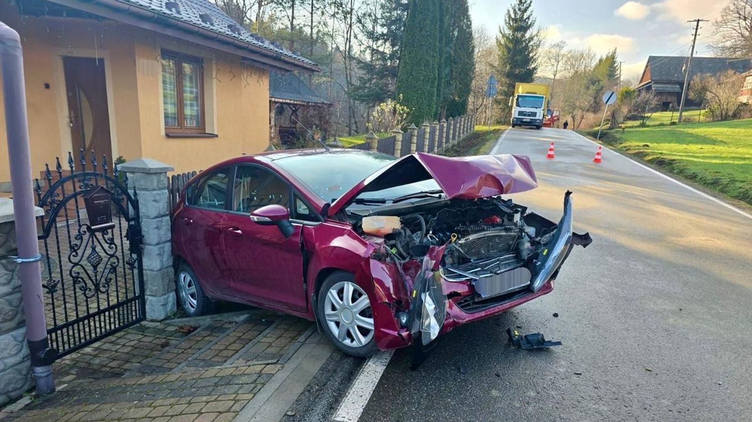 Kolejny poważny wypadek w brzozowskim. Trzy osoby ranne