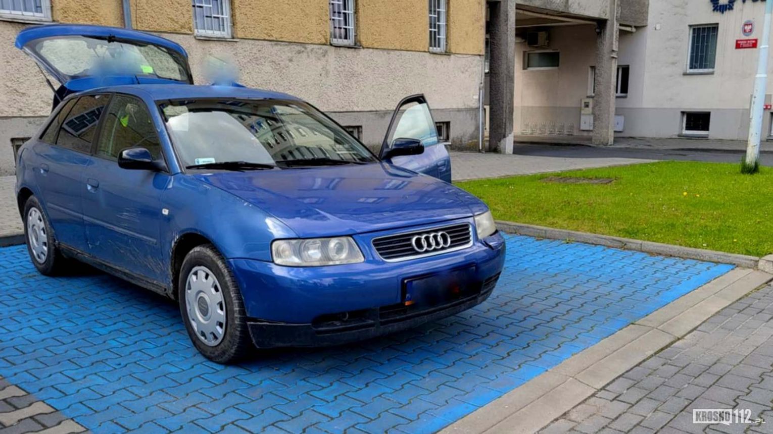 Krosno. Przyjechał pijany na komendę zgłosić kolizję – wyszedł bez prawa jazdy i samochodu