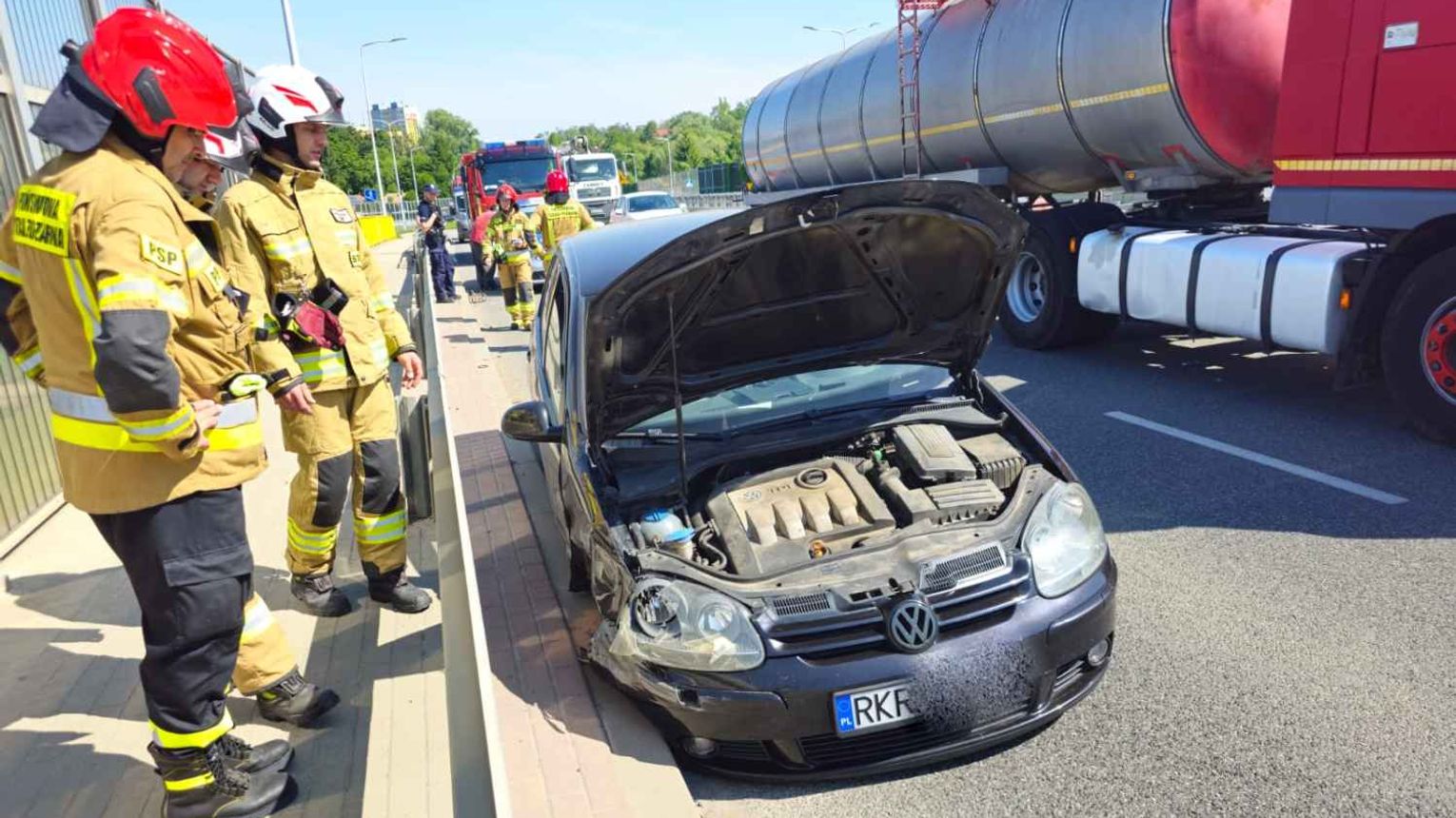 Krosno. Wjechała w barierki na DK28