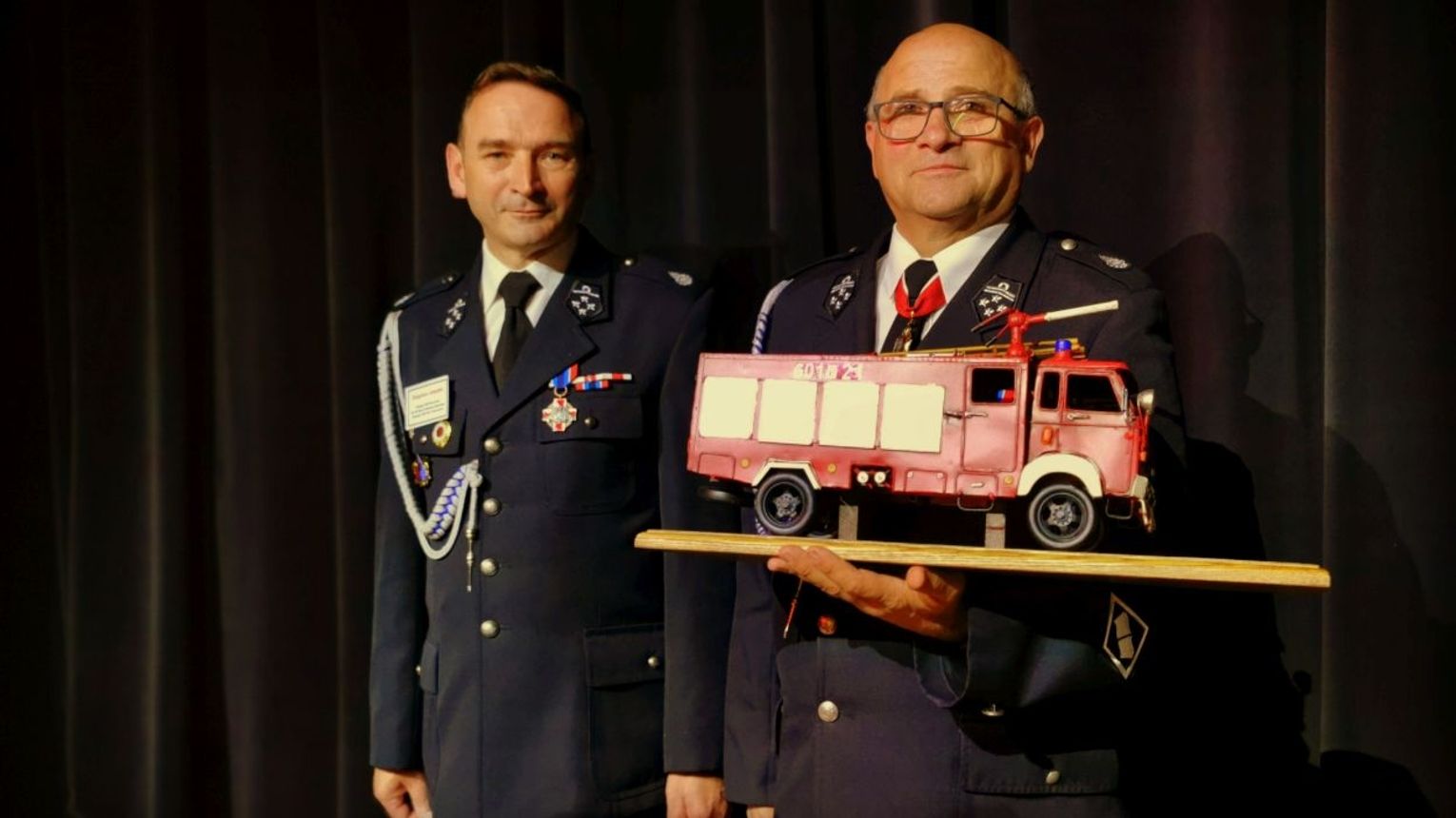 Zbigniew Jakubik zastąpił Józefa Wulwa na stanowisku Prezesa ZOG ZOSP ...