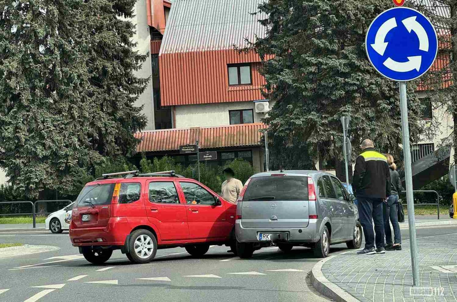 Kolizja na rondzie przy Poczcie Głównej